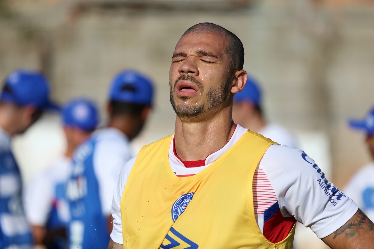 Nilton aborda redução salarial e aguarda retorno do Bahia: "Parecendo ...