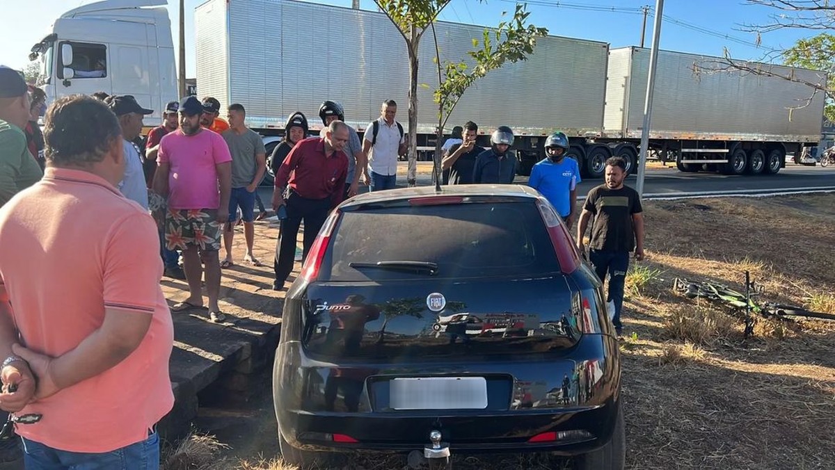 Homem é Assassinado Dentro De Carro Em Gurupi Tocantins G1