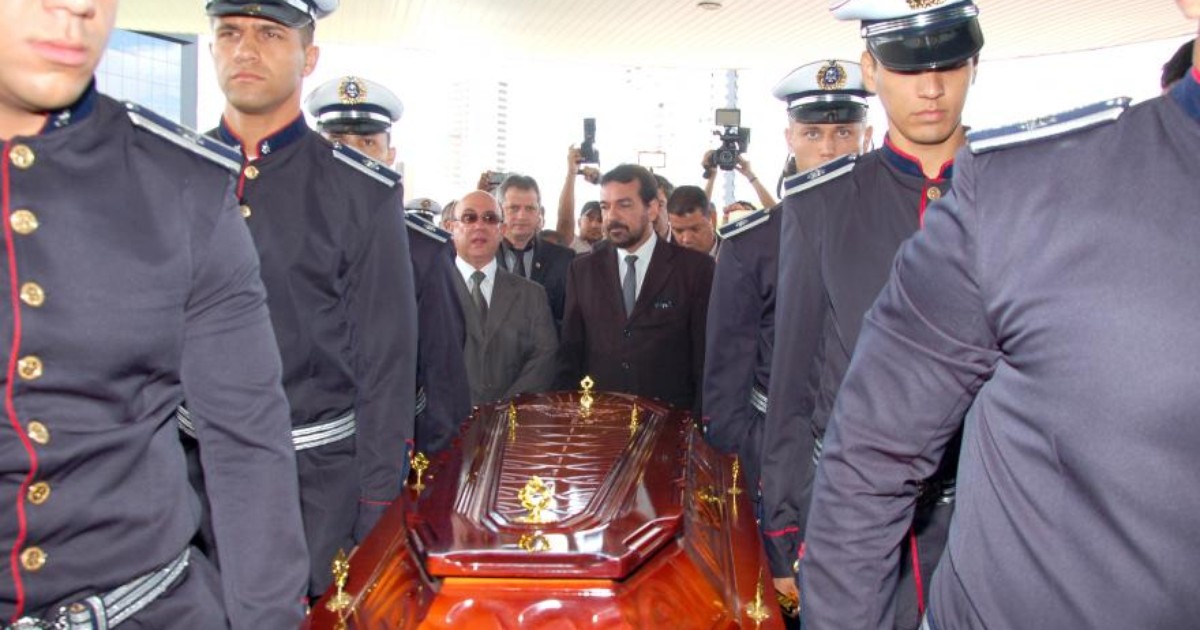 G1 - Corpo do deputado Walter Rabello é velado no prédio da AL-MT nesta ...