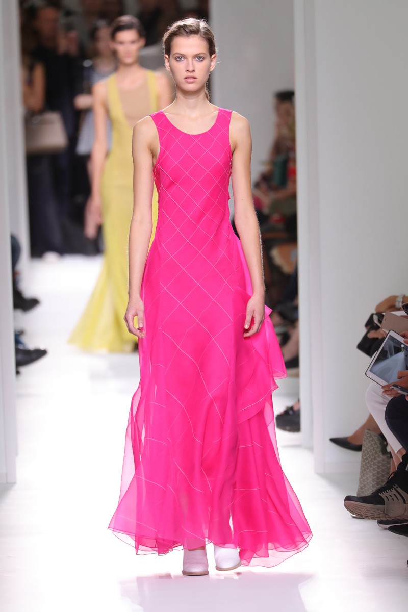 Hermès alia clássico atemporal da marca a desejos do momento | Desfiles ...