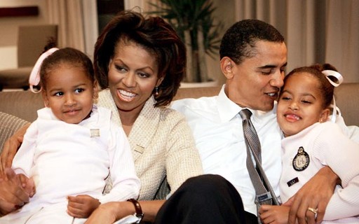 Barack Obama admite que dança “Gangnam Style” em casa - Quem | QUEM News