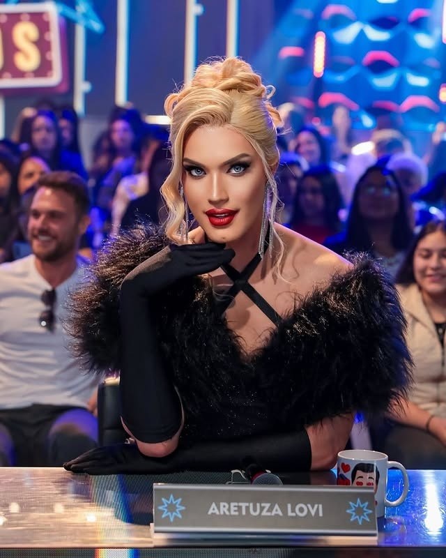 Saiba tudo sobre: Aretuza Lovi