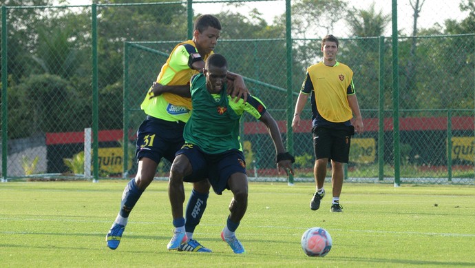 Érico Júnior crê que se saiu bem na briga por vaga no ataque do Sport ...