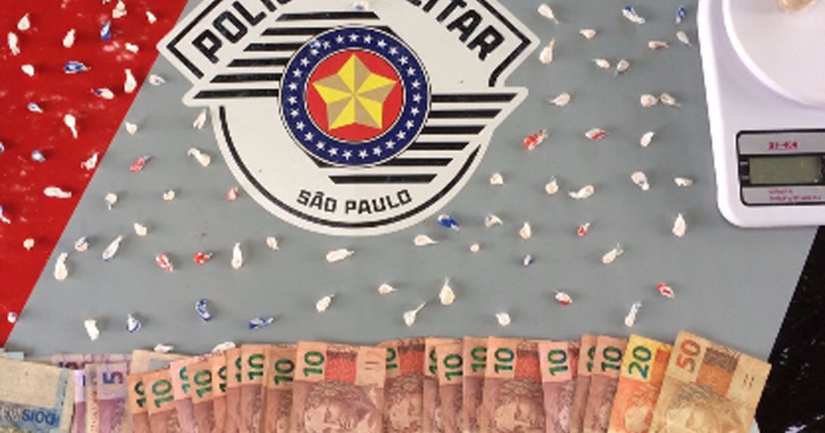 G1 - Com droga em chápeu de palha e em quintal, homem é preso por ...