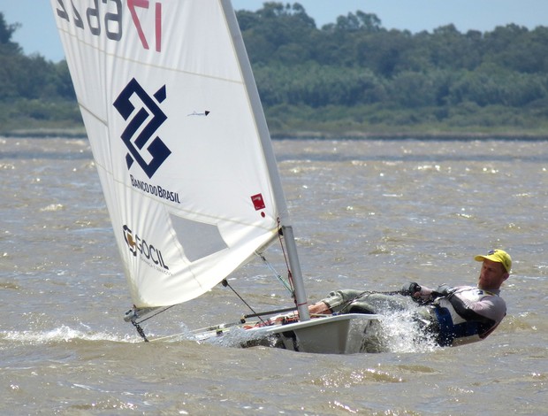 De volta à classe Laser, Robert Scheidt conquista o seu 12º Brasileiro ...