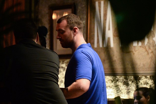 Sam Smith curte noite paulistana com amigos - Quem | QUEM News