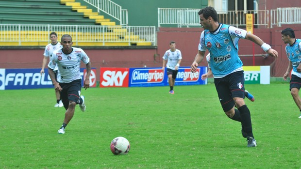 Recuperado de lesão, Rodrigo Alvim volta a treinar pelo Joinville ...