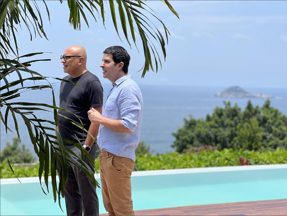 Alex Lerner mostra sua casa em programa de Alberto Renault para o YouTube