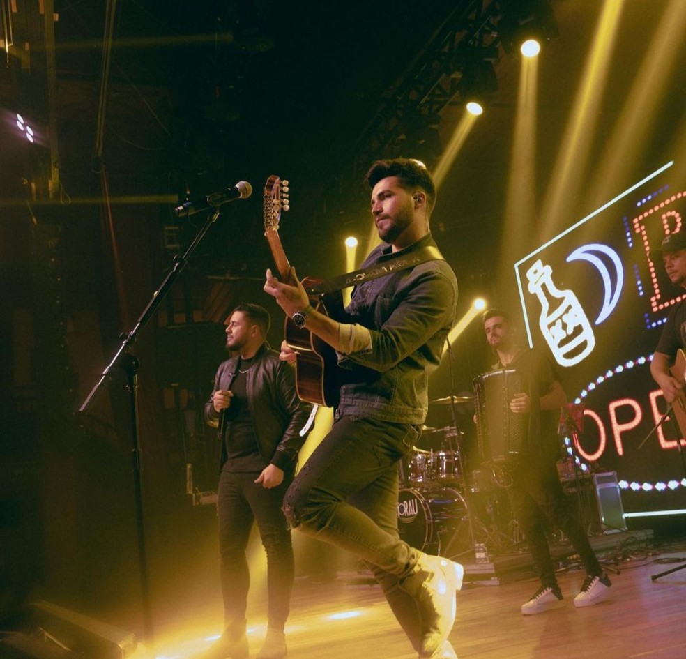 NETTO FALA SOBRE NOVA FORMAÇÃO DE DUPLA APÓS MORTE DE HENRIQUE: 'FIQUEI ...