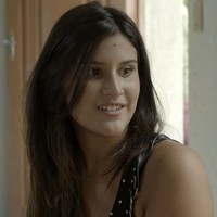 Lívia tem atitude suspeita com Vera - notícias em Vem por aí