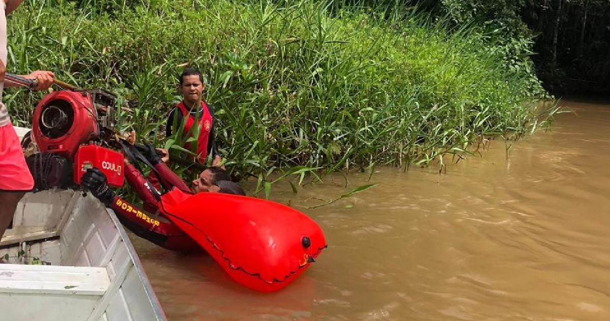 Mais de 100 acidentes foram registrados em rios do Acre neste ano e em ...