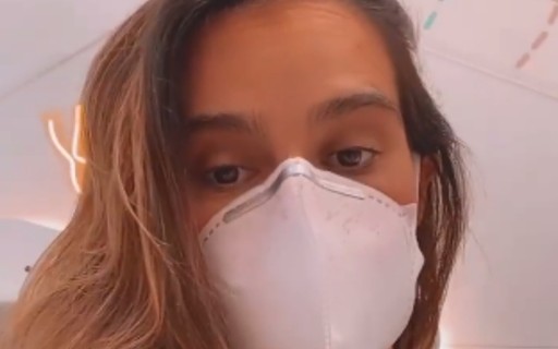 Demi Lovato mostra piercing no seio em top transparente - Vogue ...