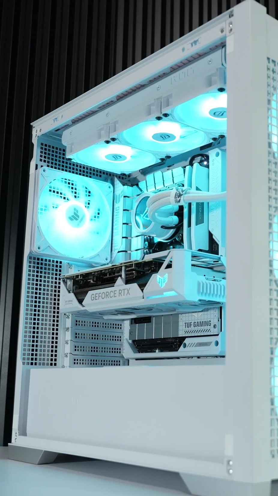 PC gamer branco: 6 modelos 'diferentões' para ter estilo no setup