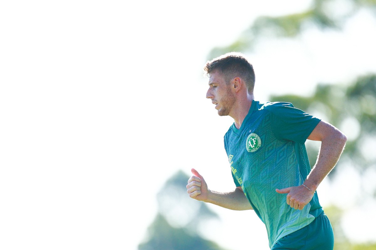 Chapecoense espera resultado de exame para saber se terá Aylon na Copa ...