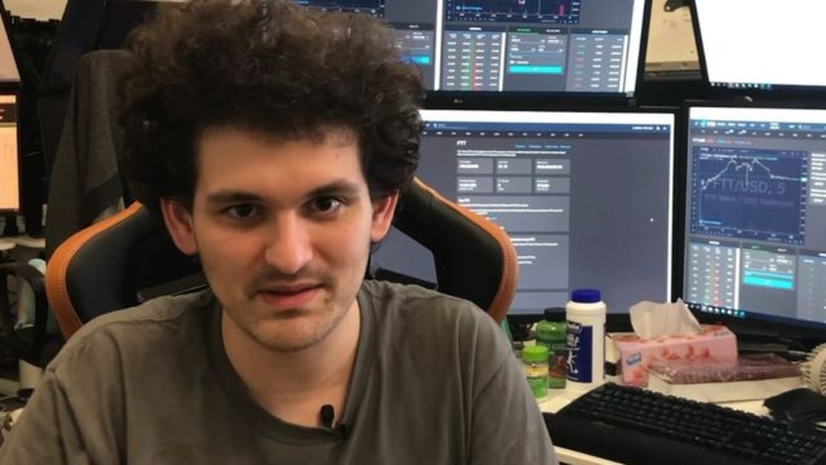 O que é uma polícula, rede de relações poliamorosas da qual fundador da ...