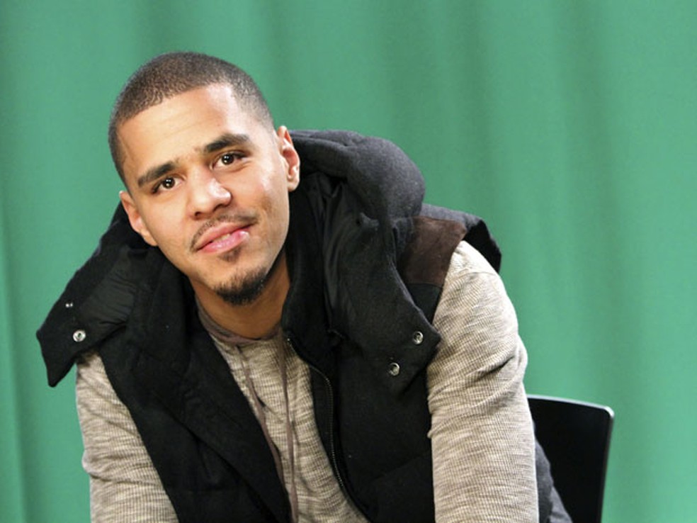 J. Cole: rapper lidera paradas dos EUA com alerta sobre vício em drogas ...