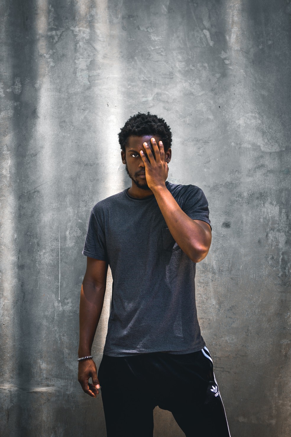 Elenco de 'O Tempo Não Para' comenta trajetória de personagens e posa ...