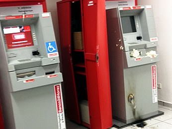 G1 - Grupo rende vigia e arromba caixas eletrônicos da Câmara de Cuiabá ...