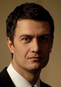 Léo tentará matar Pedro explodindo sua casa. Por sorte, ele escapará ...