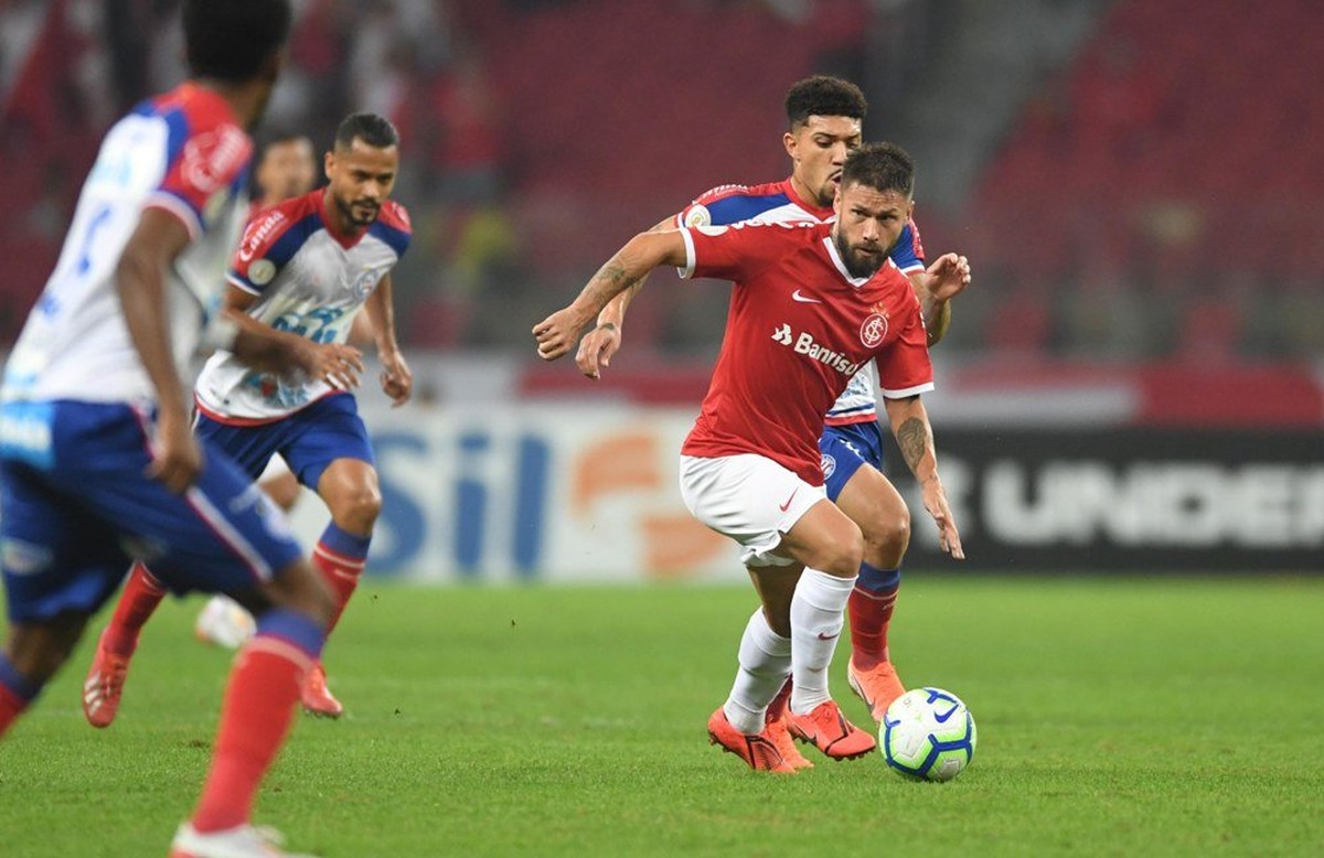 Atuações: Sobis e D'Alessandro assinam e comandam vitória do Inter com ...