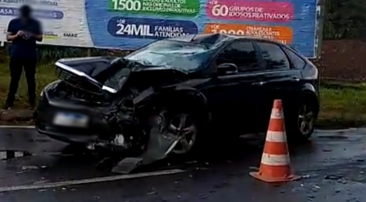 Motociclista fica ferido ao bater contra carro em Volta Redonda | Sul do Rio e Costa Verde | G1