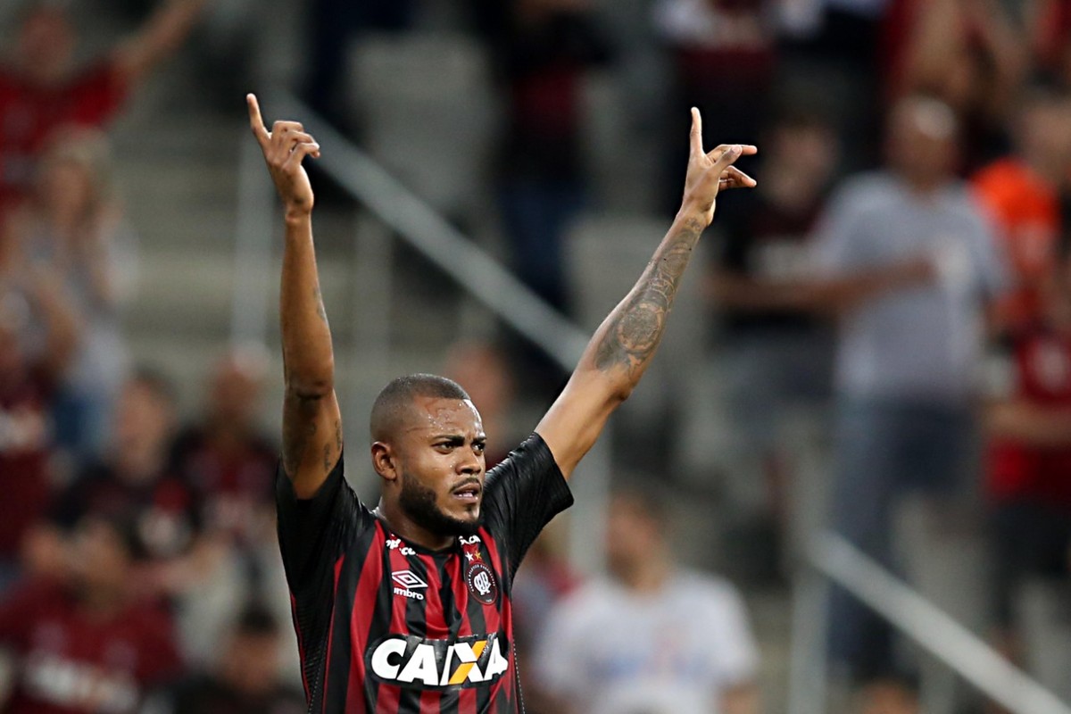 Marcelo Cirino assina contrato e fecha com o Athletico até o final de ...