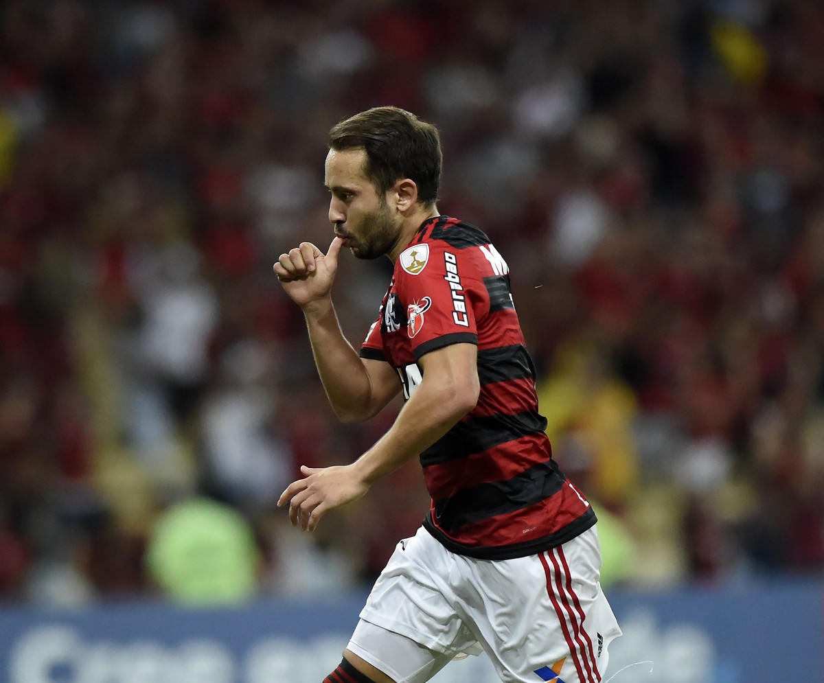 Com filho no hospital, Éverton tem sua noite de maior protagonismo no ...