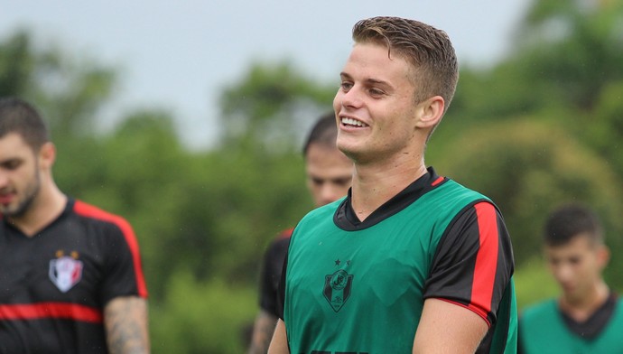 Com lesões no tornozelo, Kadu deve perder o restante do Catarinense 2017