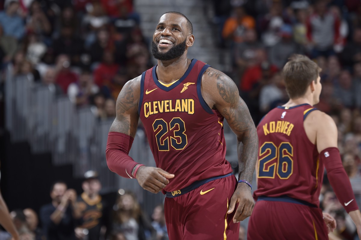 LeBron carrega o time, e Cavaliers vencem o Chicago Bulls em Cleveland ...