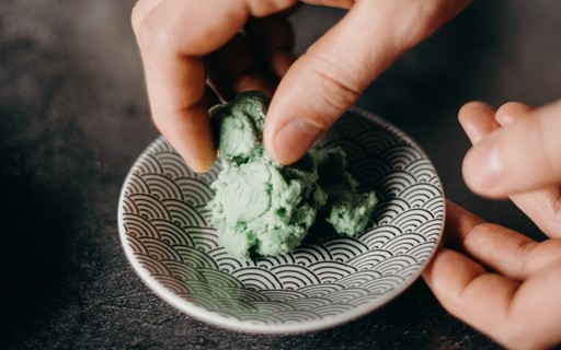 Wasabi: conheça benefícios à saúde e veja 8 receitas com o tempero ...