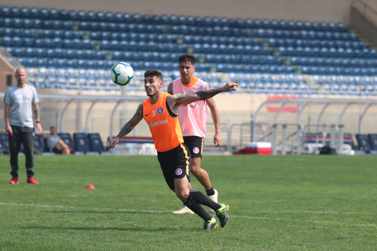 Zeca completa 50 jogos pelo Inter e agradece confiança: "Momento ...