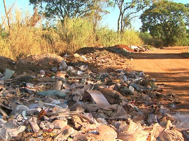 Lixão a céu aberto coloca em risco reserva ecológica em Ribeirão Preto ...