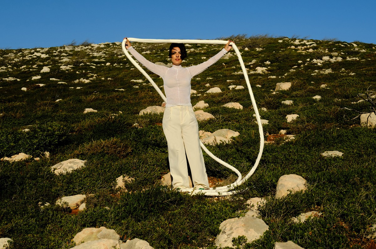 Anna Setton vislumbra futuro ao migrar da MPB para o pop em álbum feito ...