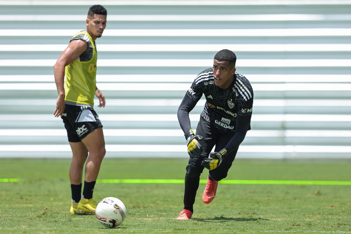 Atlético-MG renova com o goleiro Gabriel Delfim; Léo Simoni será emprestado ao Primavera ...