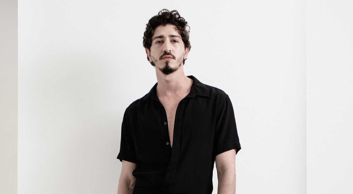 Johnny Massaro: 'Mais do que artista, quero ser bruxo'