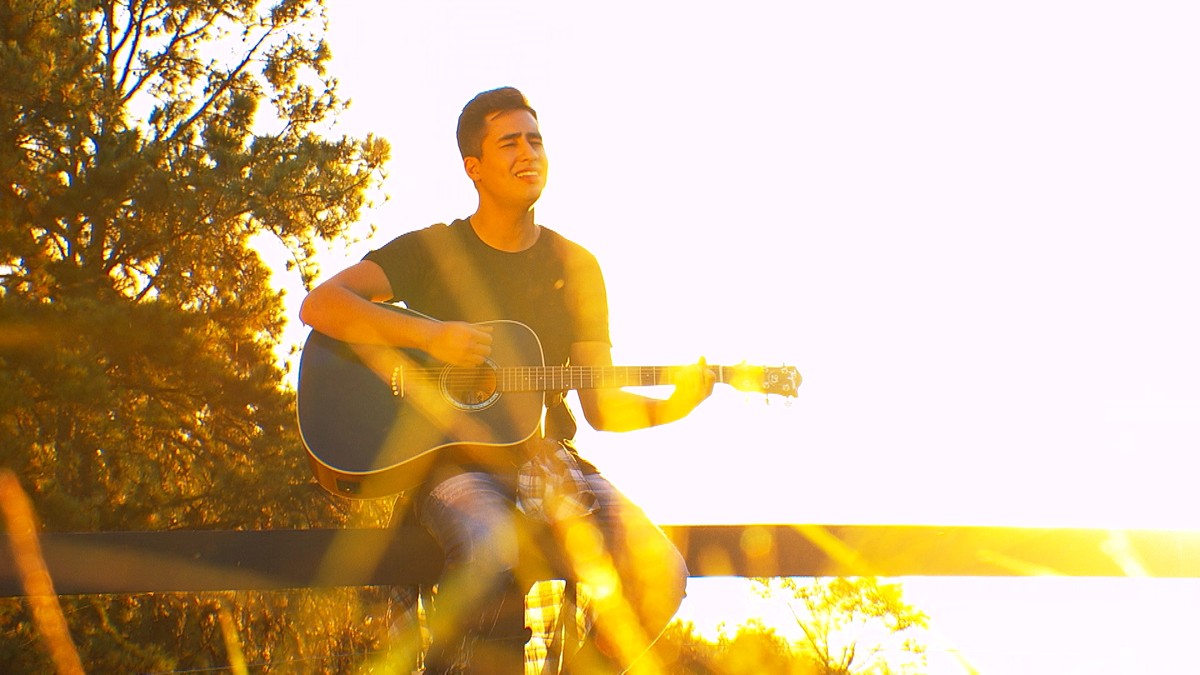 Matheus Vargas lança primeira música inédita de sua carreira | Revista ...