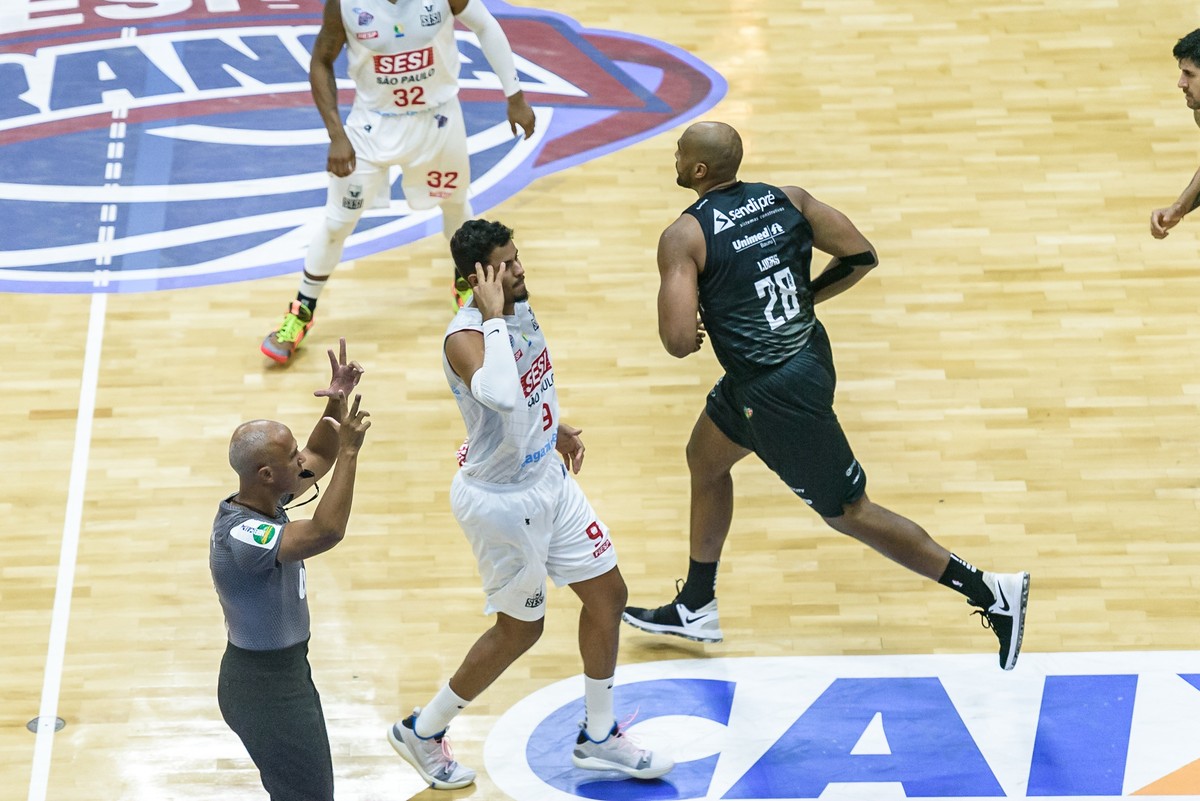 A uma vitória da semi no NBB, ala destaca evolução do Franca, mas pede ...