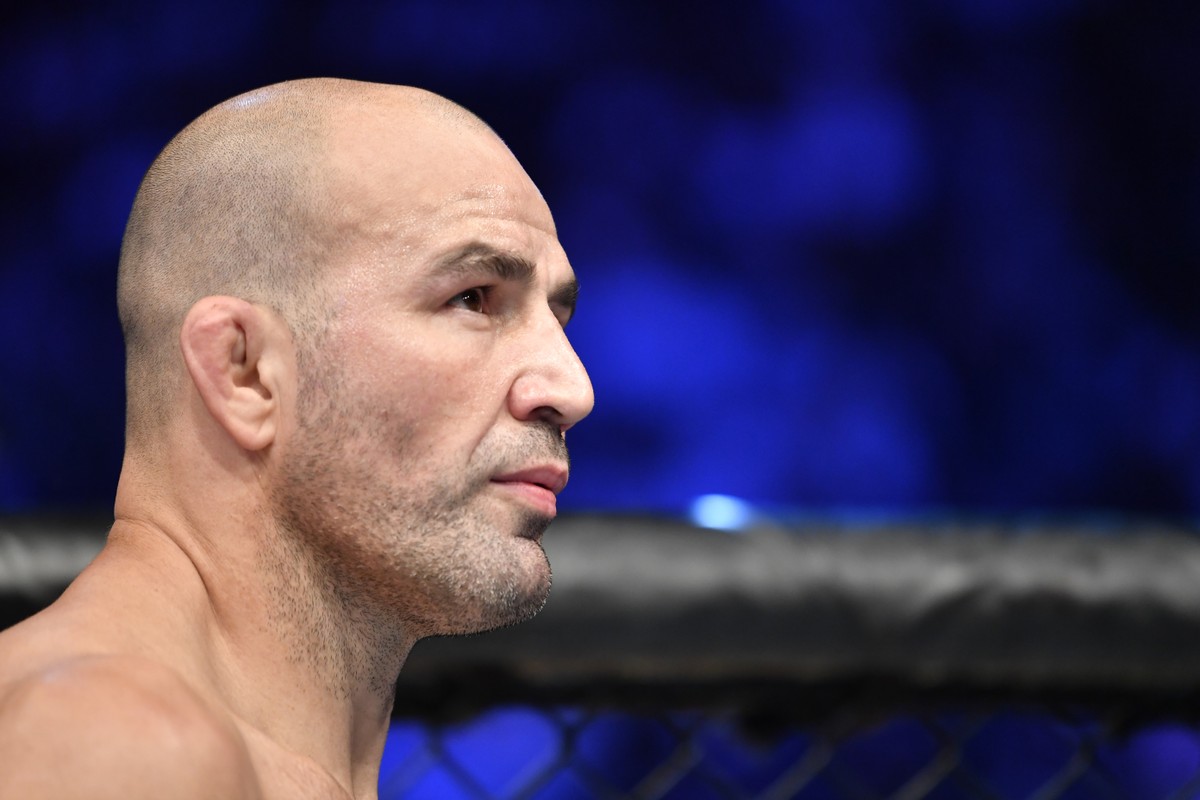 Glover Teixeira se irrita com o UFC após cancelamento de luta pelo ...