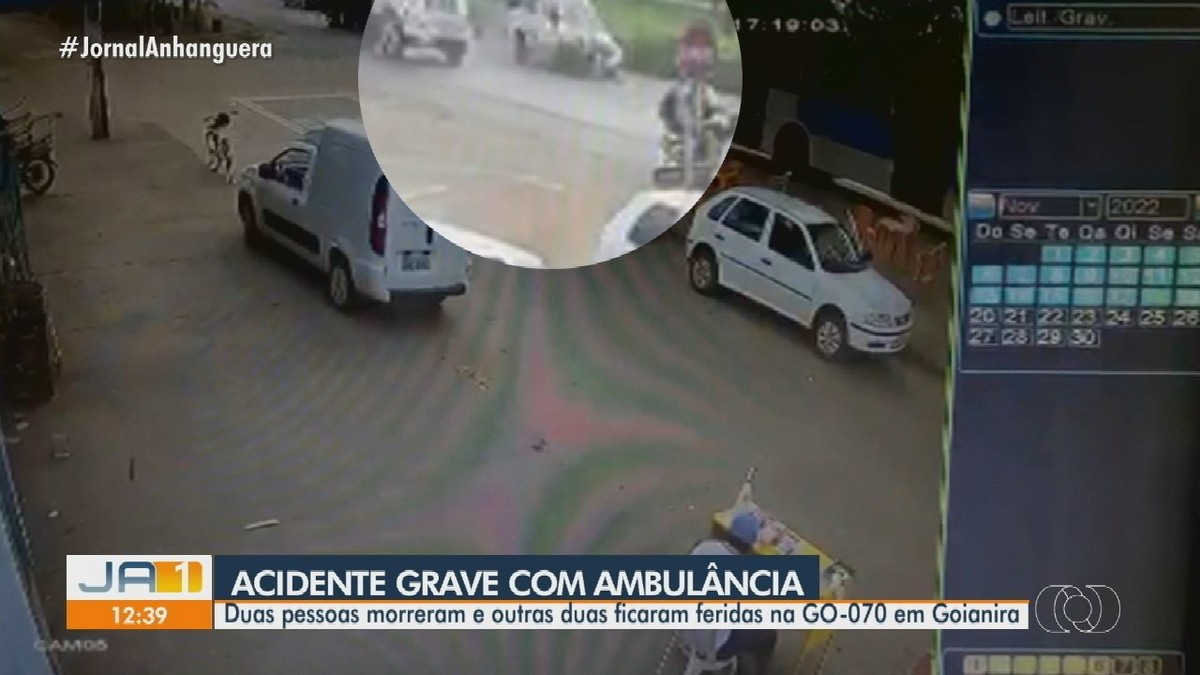 Acidente com moto e ambulância deixa dois mortos e dois feridos, em Goianira; vídeo | Trânsito ...