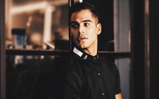 Raio-X de estilo: Chadwick Boseman dá um upgrade no costume clássico ...