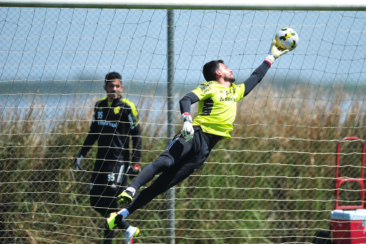 Goleiro Keiller atrai interesse do Vasco, mas Inter diz que não há ...