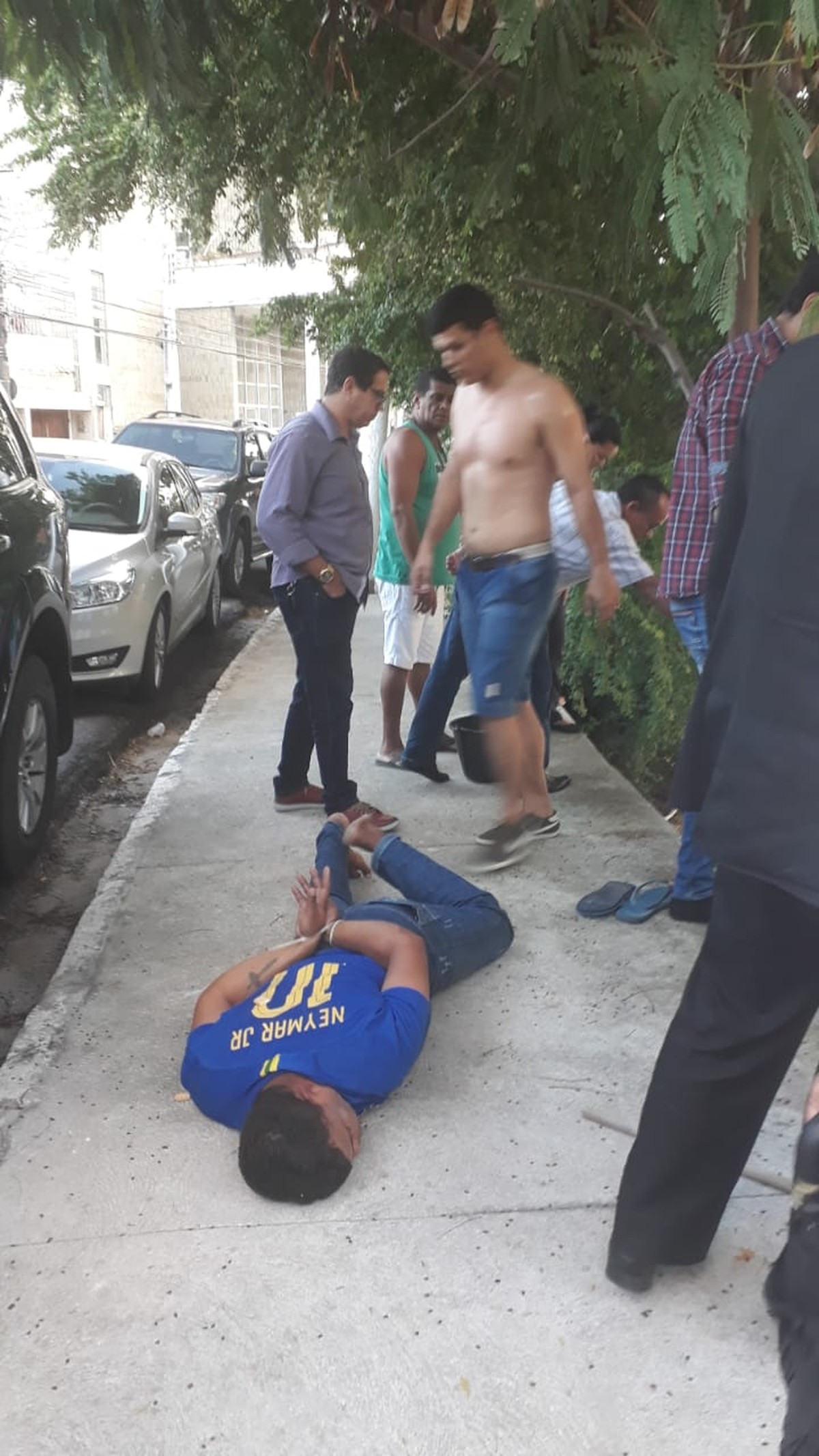 Homem é Preso Ao Tentar Roubar Carro E Jogar Arma No Riacho Salgadinho