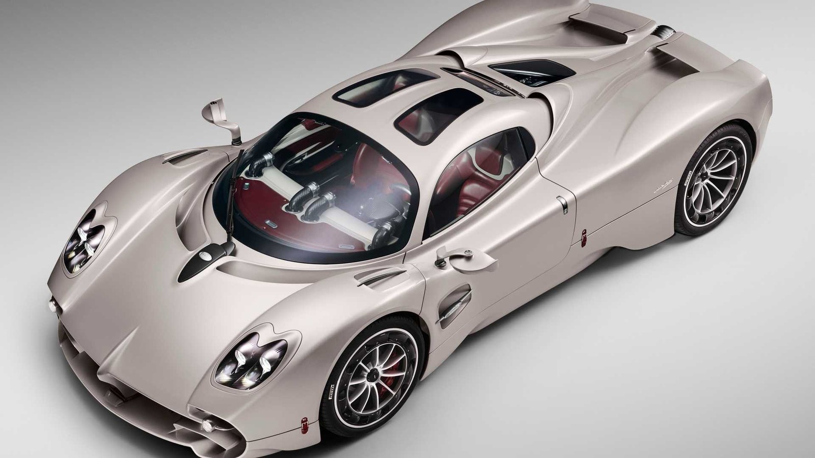 Novo Pagani Utopia tem 860 cv, câmbio manual e acelera como um carro de ...