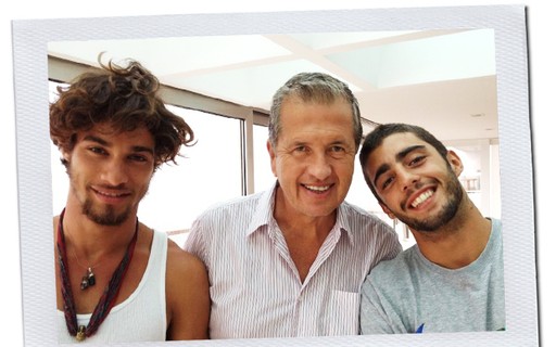 Mario Testino responde perguntas de personalidades sobre a sua carreira ...