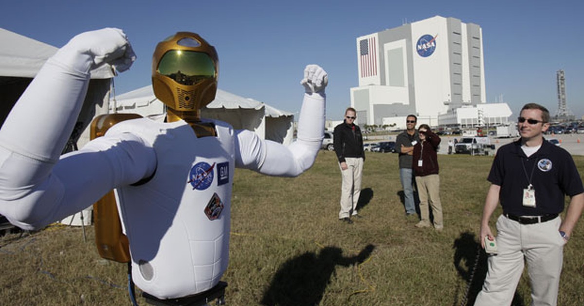 G1 - Nasa faz testes com o primeiro robô humanoide que viajará para a ...