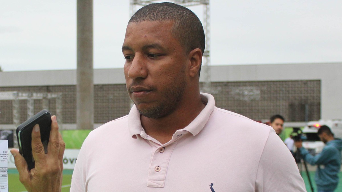 Vitória-ES ainda não renovou com Rodrigo César, mas presidente quer ...