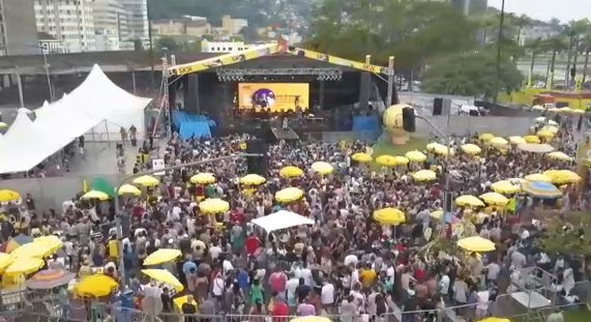 Shows reúnem milhares de foliões no Centro de Florianópolis | Carnaval ...