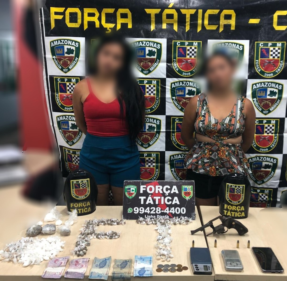 Mulheres São Presas Dentro De Casa Por Suspeita De Tráfico De Drogas