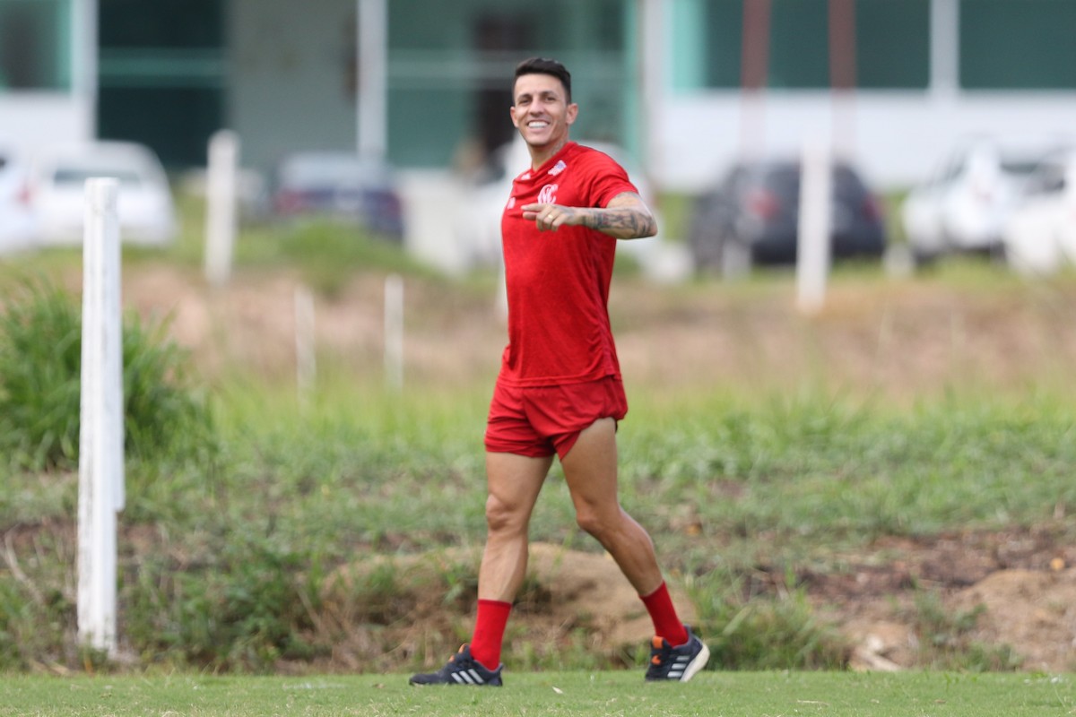 Jean Carlos testa negativo para Covid-19 e reforça Náutico em semifinal ...