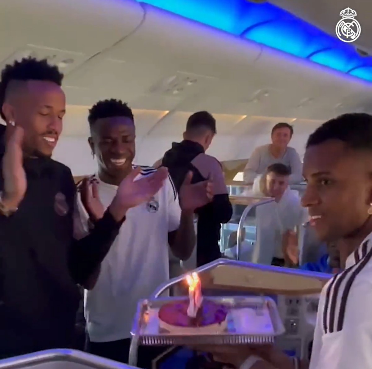 Real Madrid festeja aniversário de Rodrygo em viagem para Supercopa da ...
